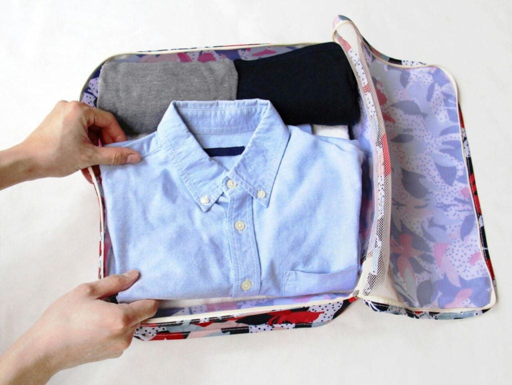 Folding Vs Rolling Clothes – What's The Best Way For Travel Packing ...