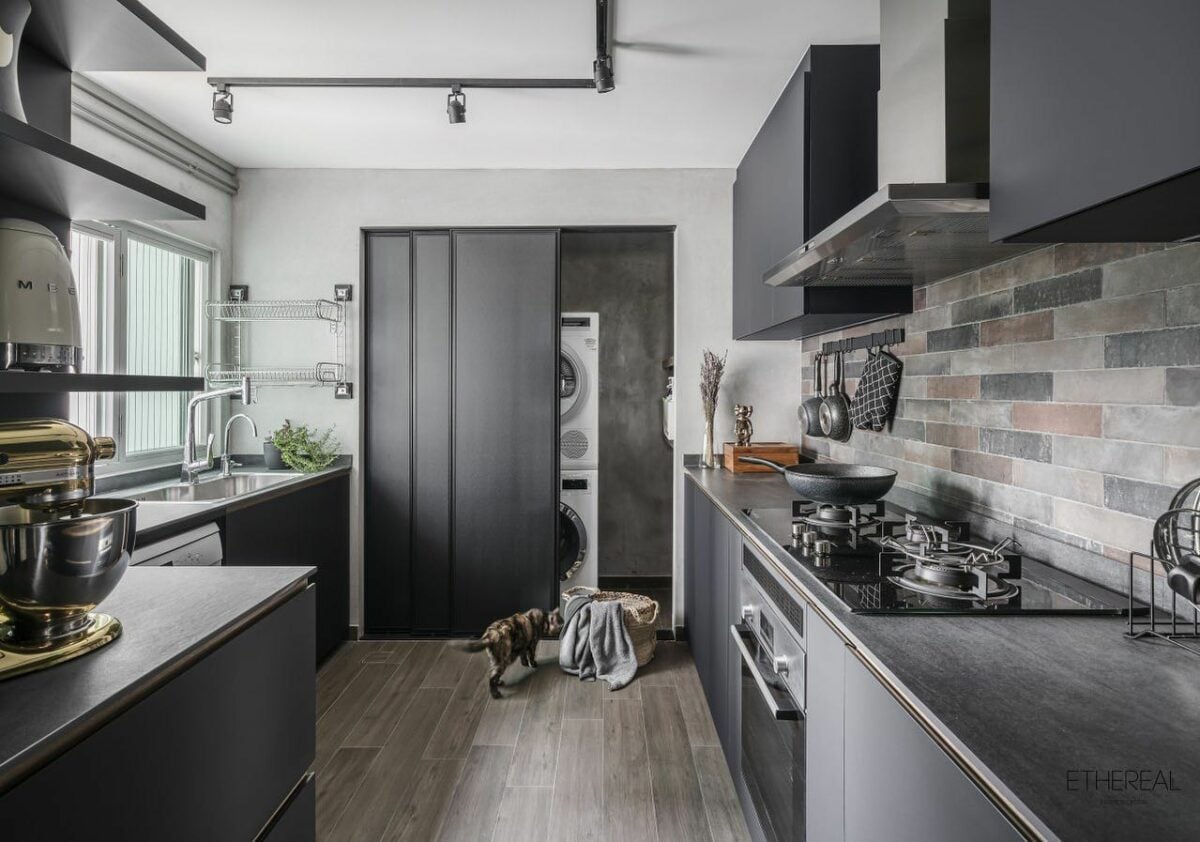 10 Best Ways To Maximise Space In Your HDB Service Yard - Style Degree