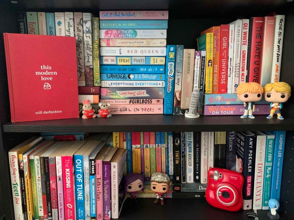 A 3-Step Guide To Organizing & Styling Your Bookshelves - Style Degree