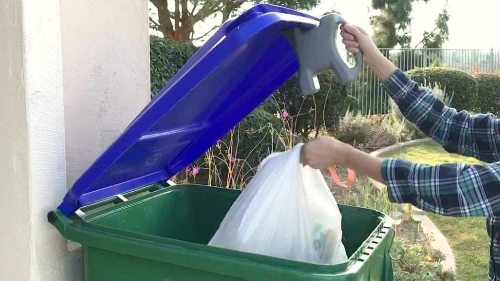 What To Pack For A Perfect Picnic With Your Family (+ Free Printable ...