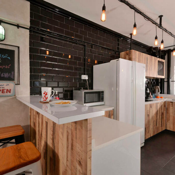 Kitchen peninsula with raised bar - StyleMag - Style Degree