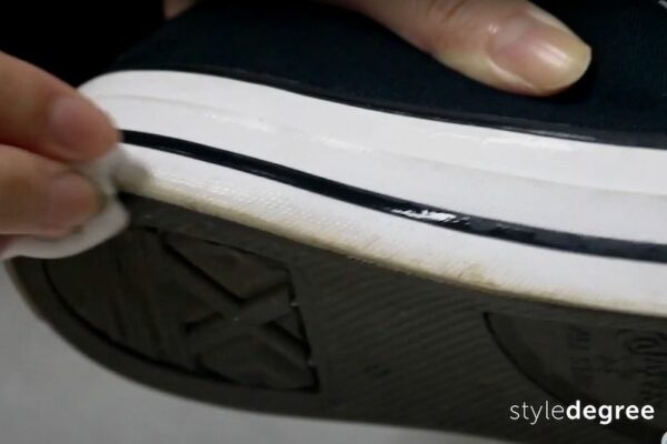 10 Cleaning Uses Of A Magic Sponge - Style Degree