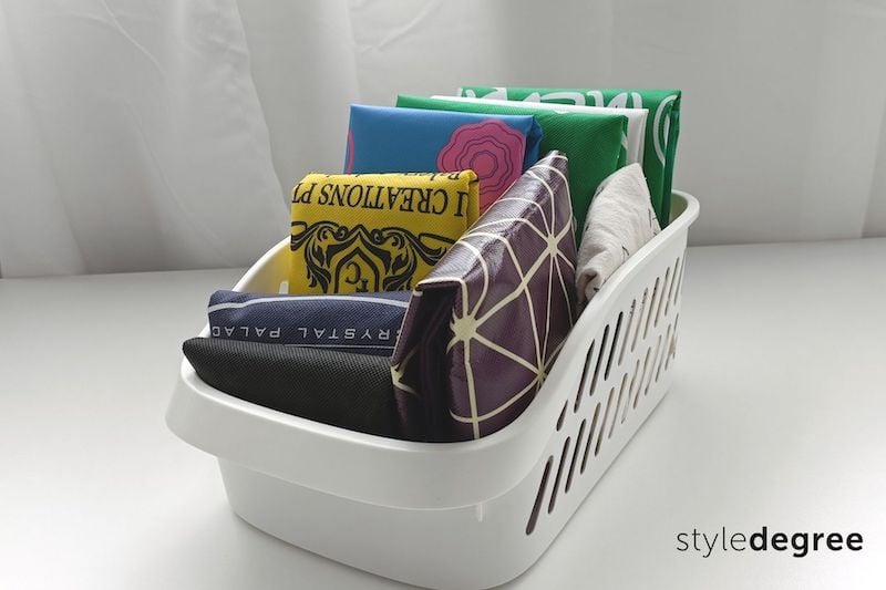 Space-Saving Methods To Organize Your Gift, Plastic & Reusable Tote ...