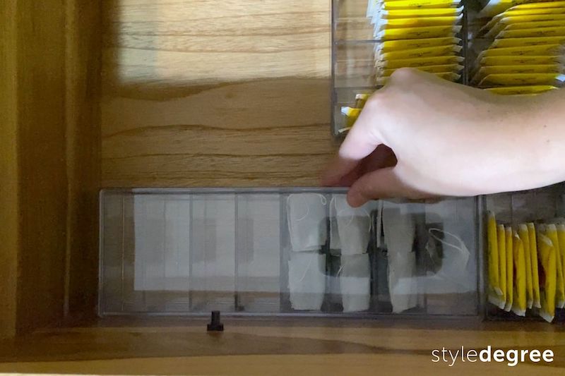 Placing Lid On Container With Open Tea Bags - StyleMag - Style Degree