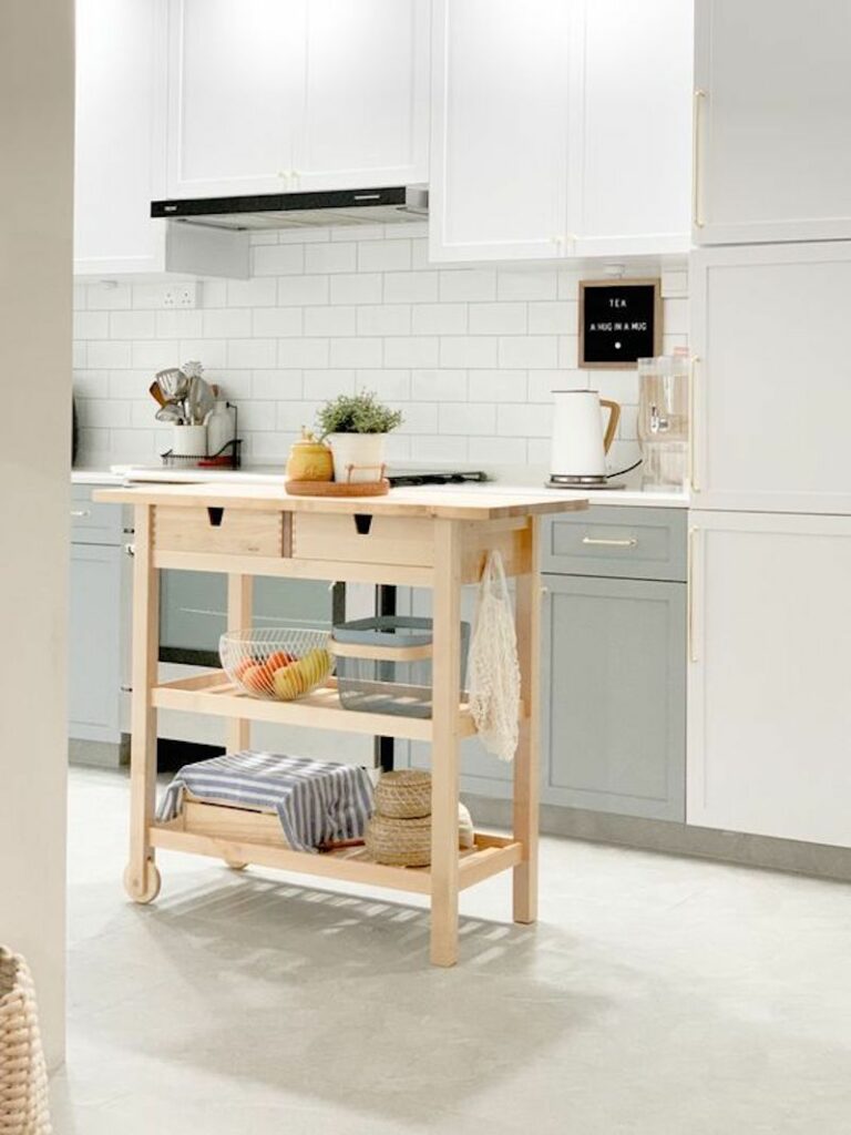 Small Wooden Movable Kitchen Island - StyleMag - Style Degree