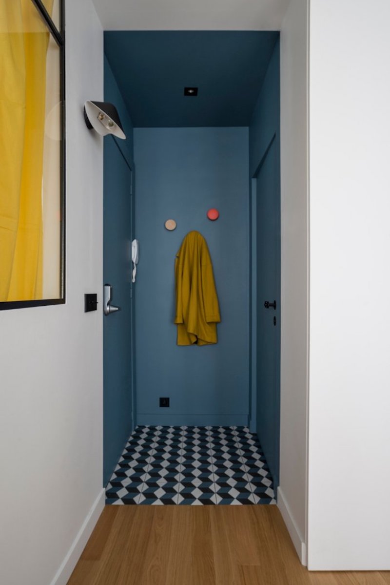 Blue Painted Entryway - StyleMag - Style Degree